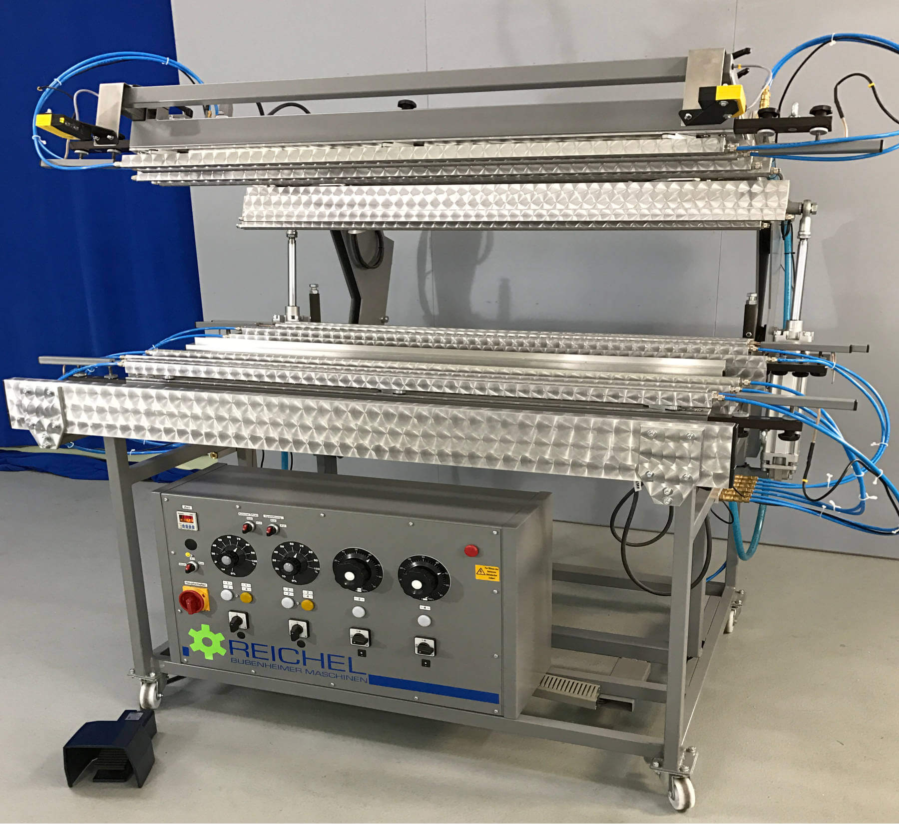 Biegemaschine für Kunststoffplatten - Reichel GmbH Bubenheimer Maschinen